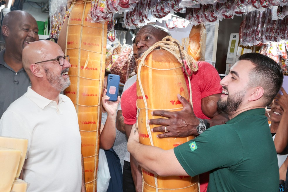 Terry Crews, o Julius de 'Todo Mundo Odeia o Cris', come sanduíche de ...