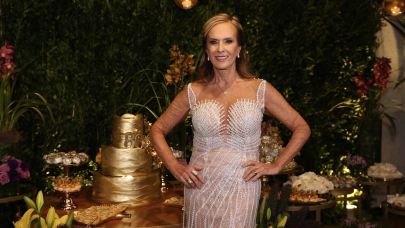 Saiba tudo sobre: Helô Pinheiro