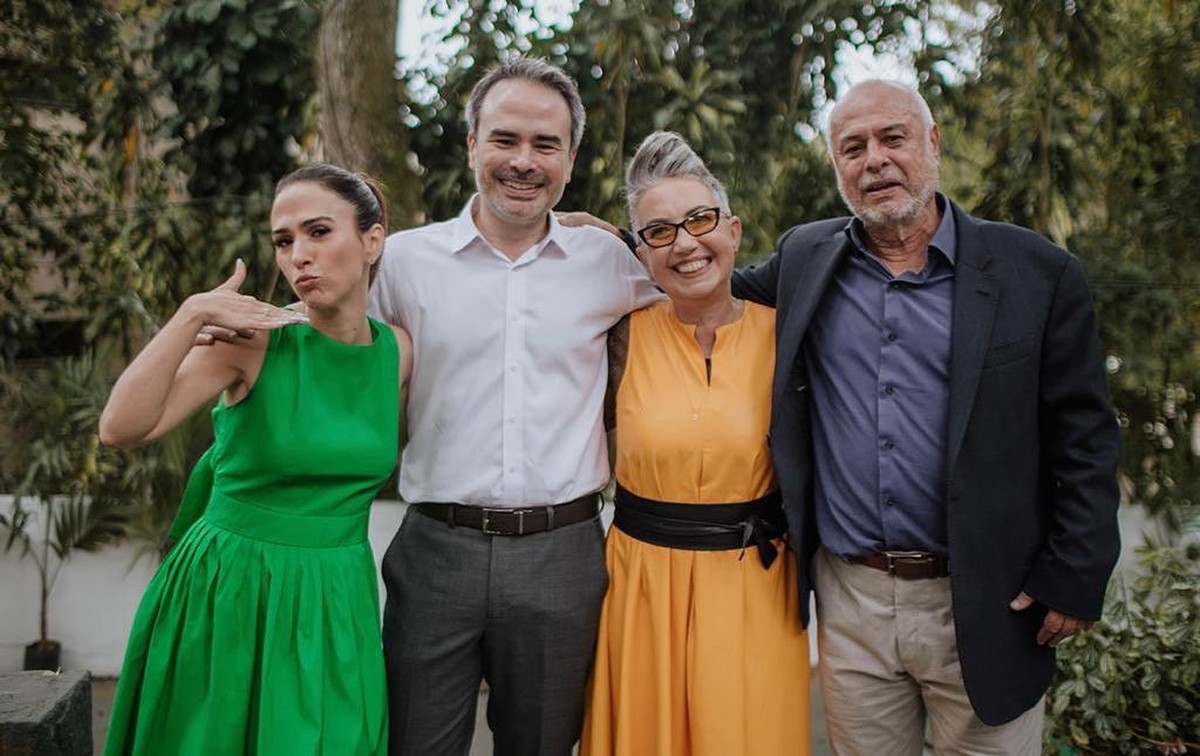 Tata Werneck homenageia o pai com clique raro em família