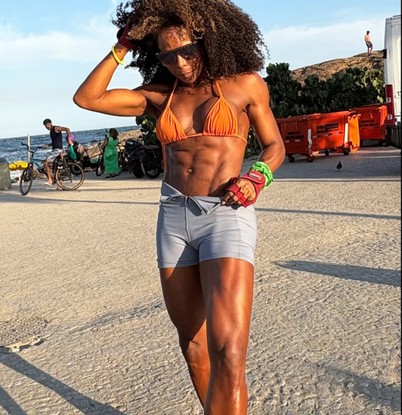 Saiba tudo sobre: Adriana Bombom