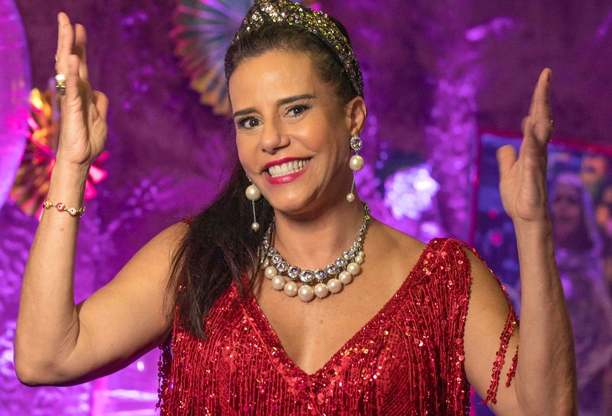 Narcisa Tamborindeguy mostra seu vibrador em live e bomba na web; assista