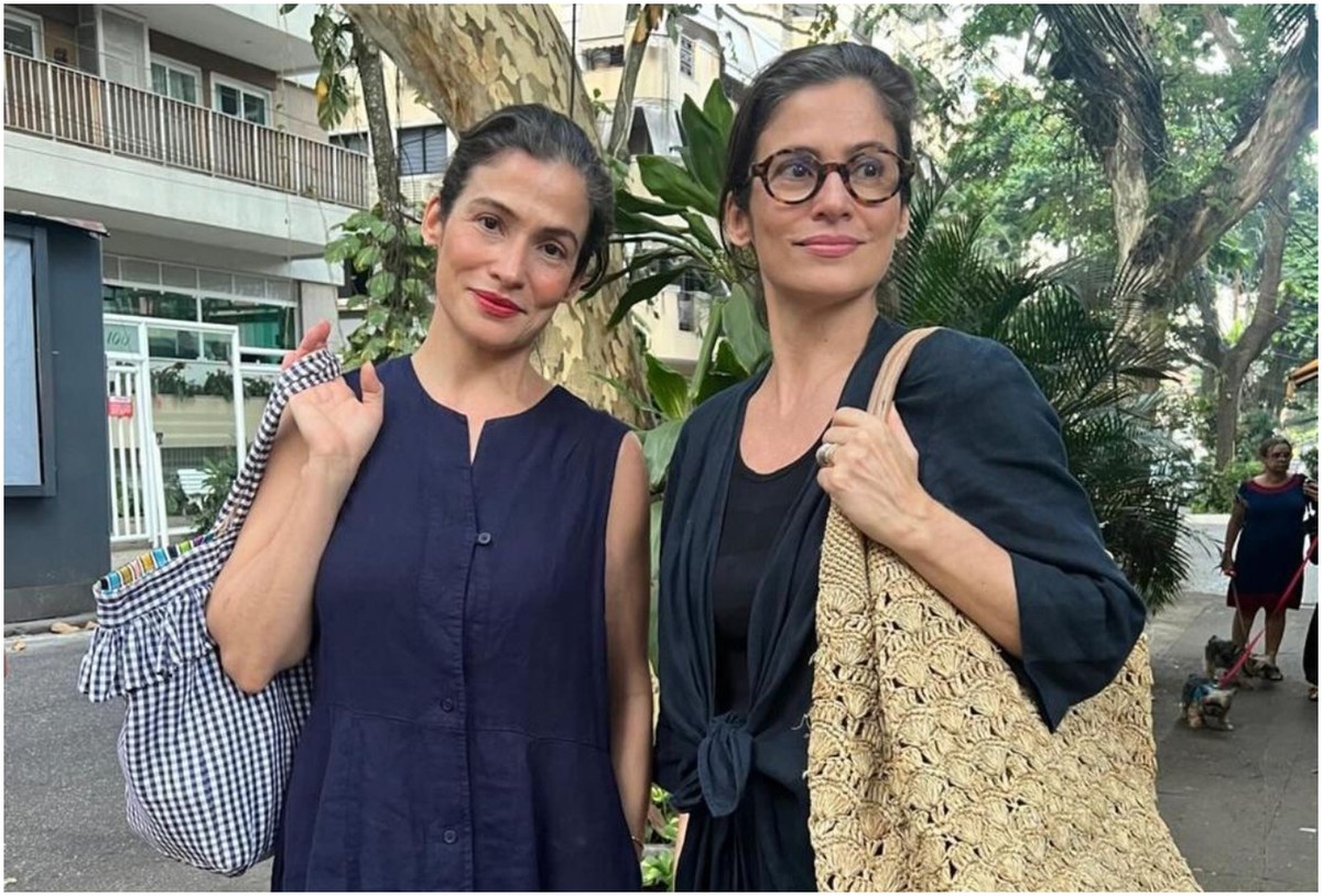 Quem é quem? Renata Vasconcellos celebra 52 anos com irmã gêmea, e web se confunde