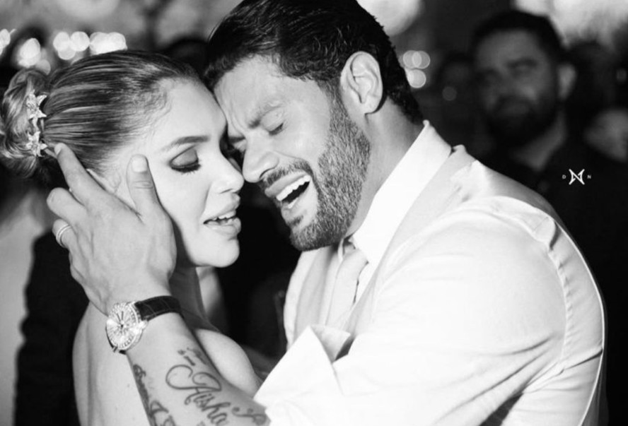 Hulk celebra união com Camila Ângelo em lembrança da festa de casamento