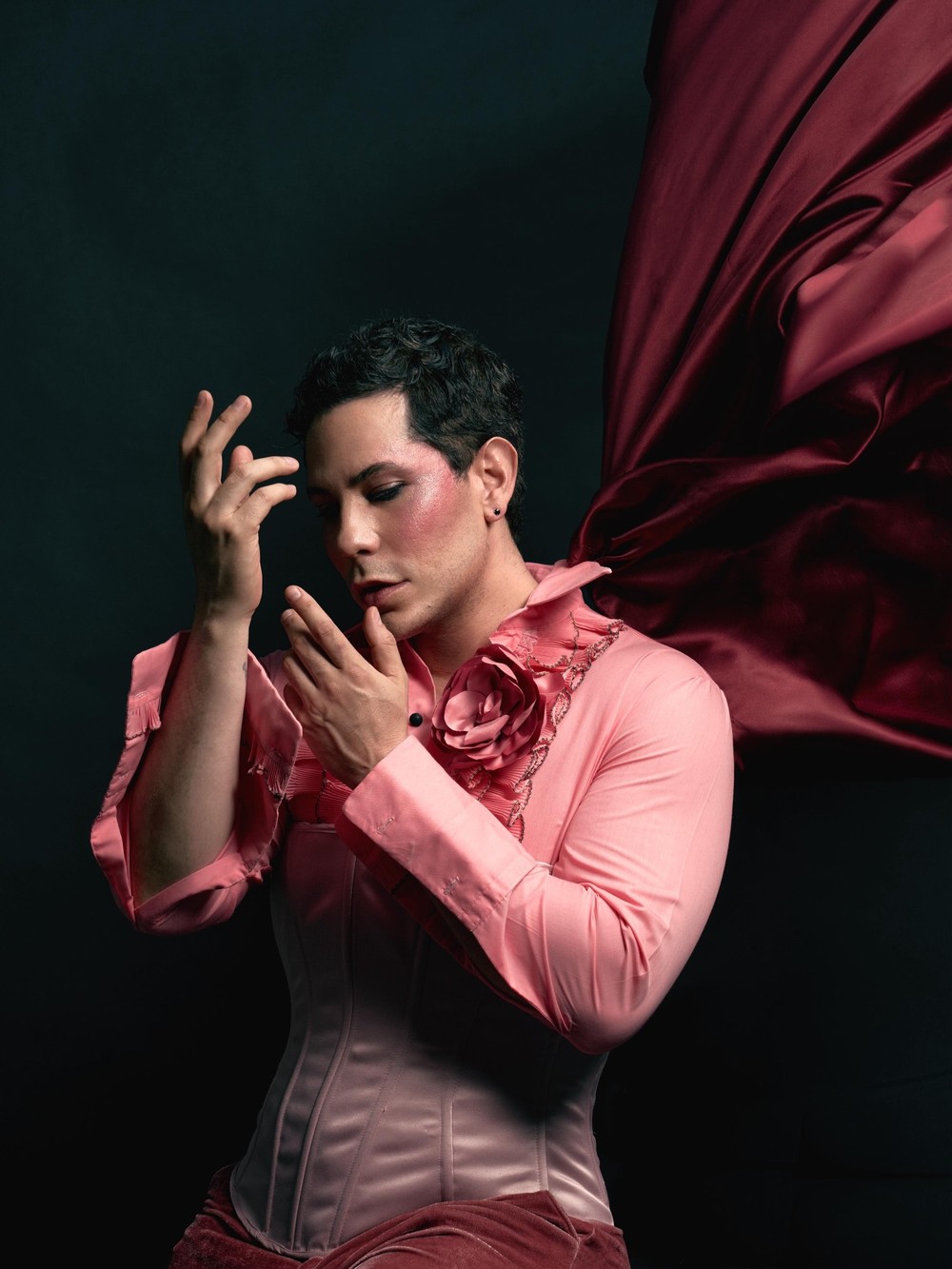 Christian Chávez estreia nova turnê no Brasil com shows intimistas em ...