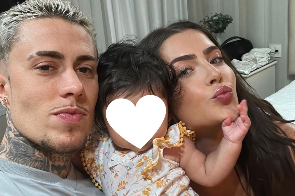 Decotada, Jade Picon posa à la pin-up, cantor elogia e web pira: 'Shippo demais'