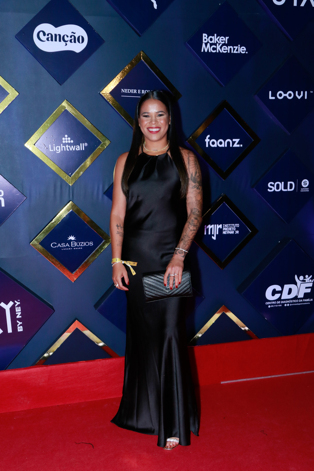 Leilão de Neymar: Confira os looks de Ana Castela, Deolane, Siebert e ...