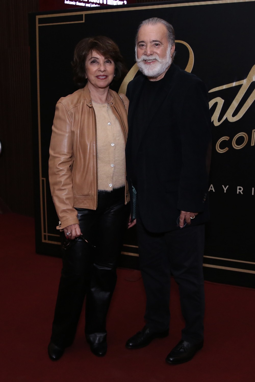 Tony Ramos curte show com a mulher, com quem é casado há 53 anos