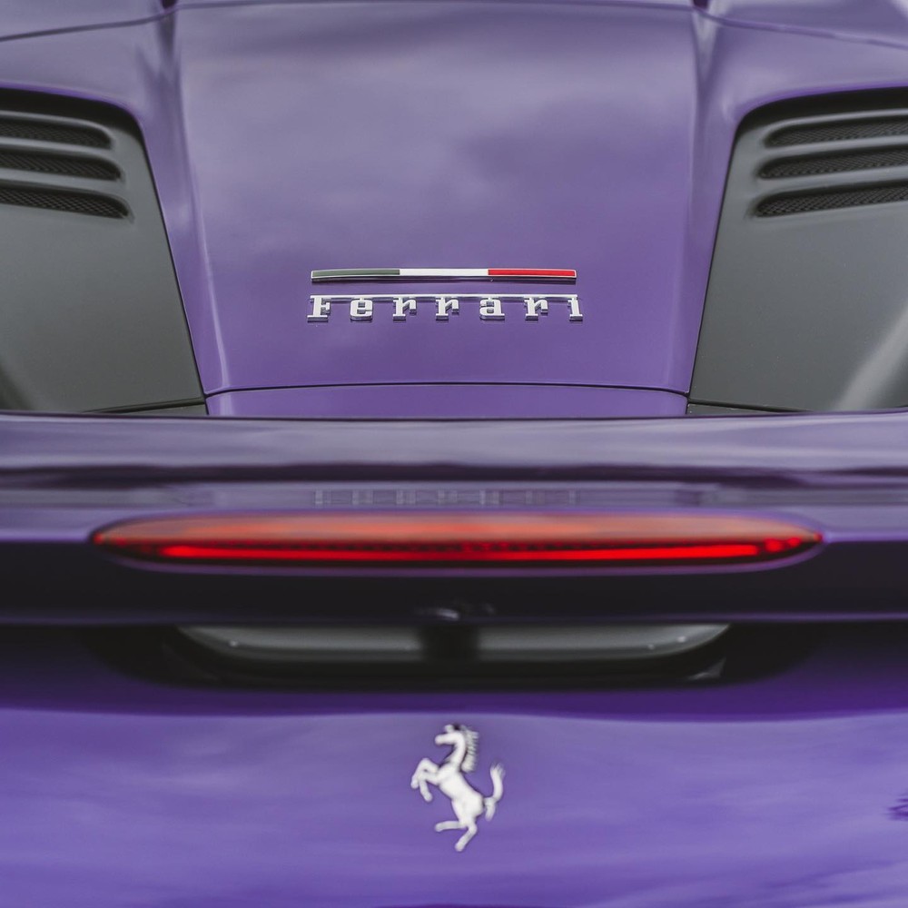 Maluma ostenta nova Ferrari de R$ 4 milhões e exibe coleção de carros ...