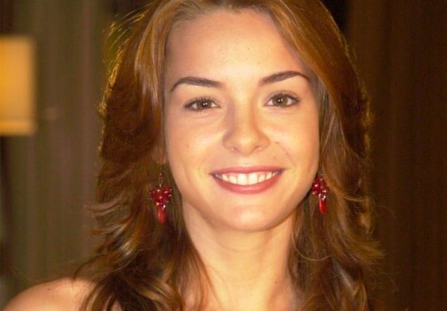 Regiane Alves celebra os 21 anos da novela 'Mulheres Apaixonadas' ao ...