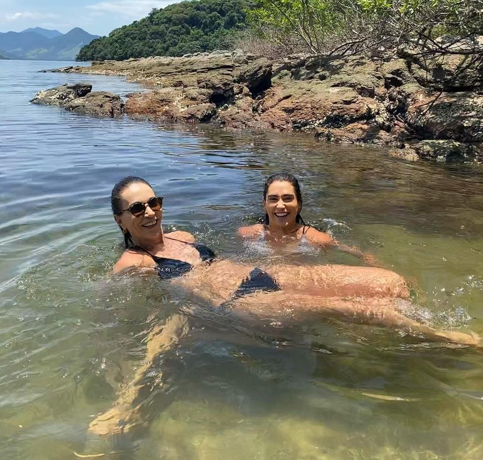 Carol Solberg fala sobre um ano da morte da mãe, Isabel Salgado: 'Nó no peito'