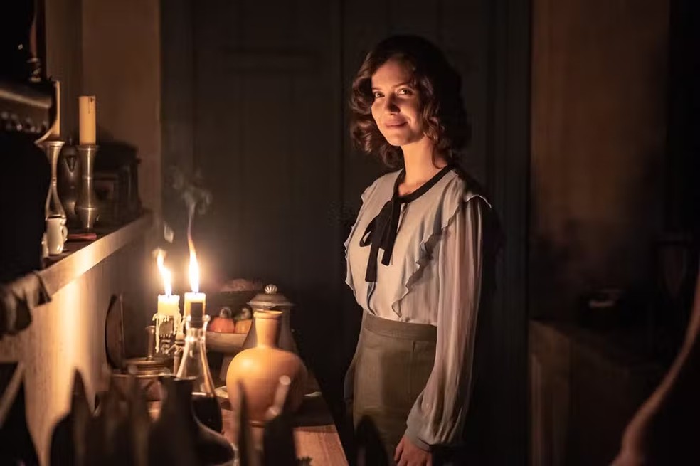 Nathalia Dill conta laboratório para viver mulher com câncer no século XX em 'Guerreiros do Sol'