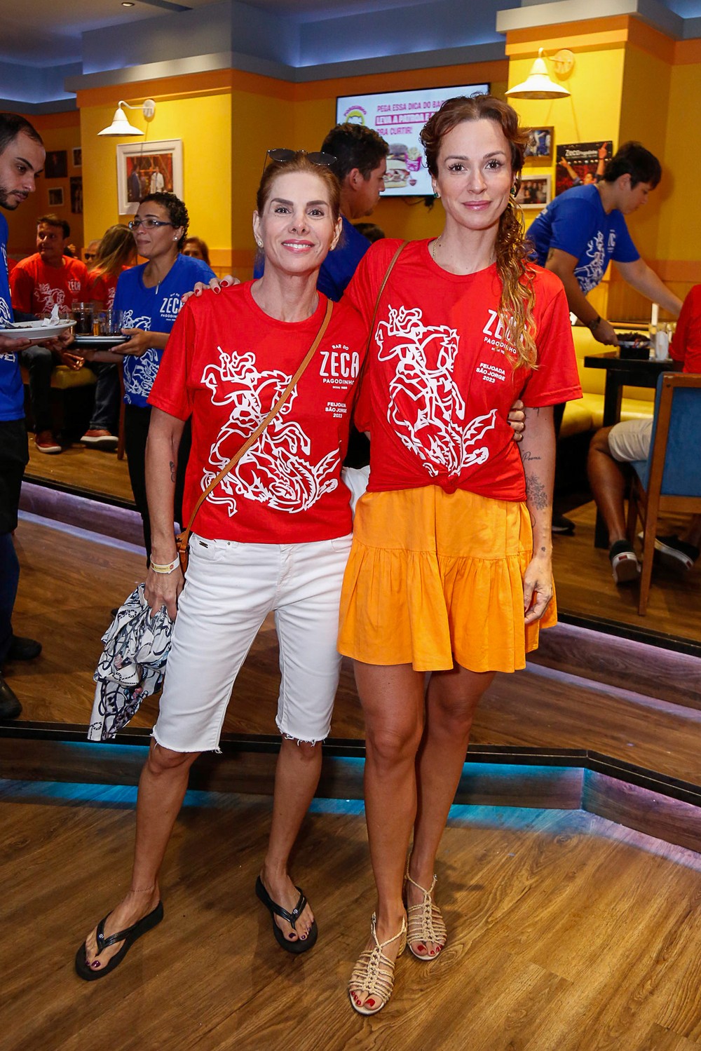 Zeca Pagodinho recebe famosos em sua feijoada de São Jorge no Rio