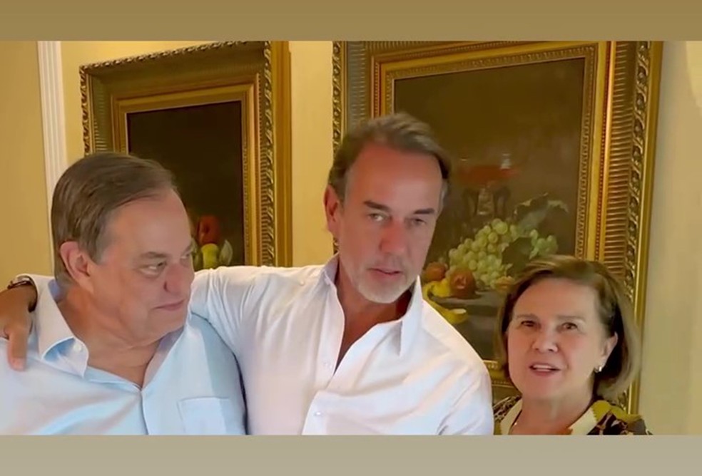Ronnie Von parabeniza o filho do meio pelos 55 anos e semelhança ...