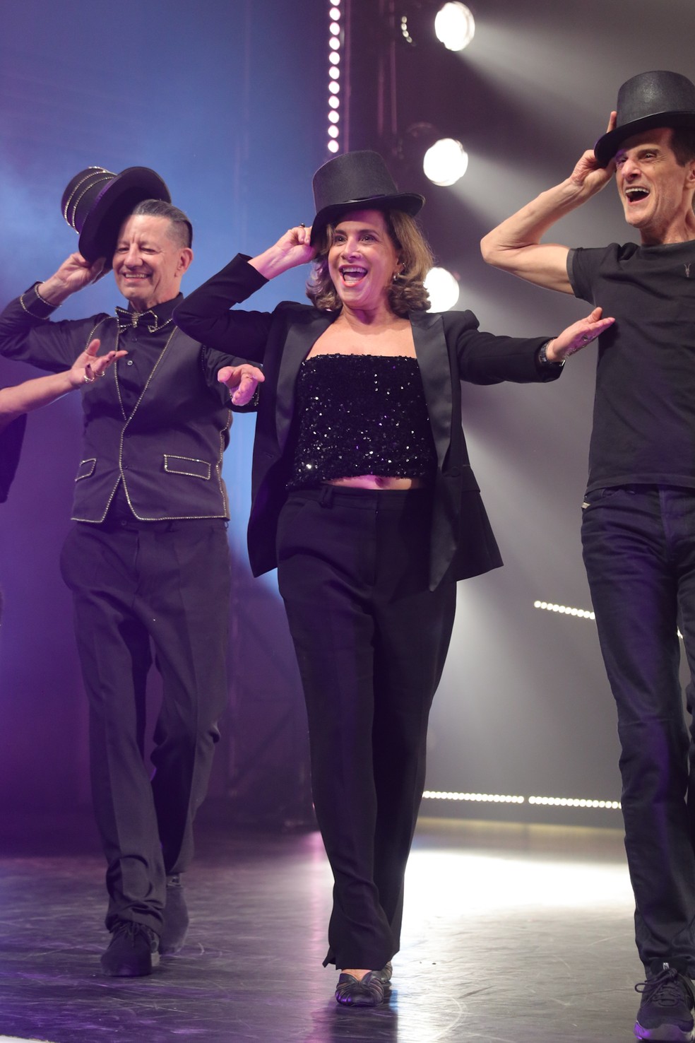 'A Chorus Line': elenco de 1983 'invade' palco da atual montagem ...