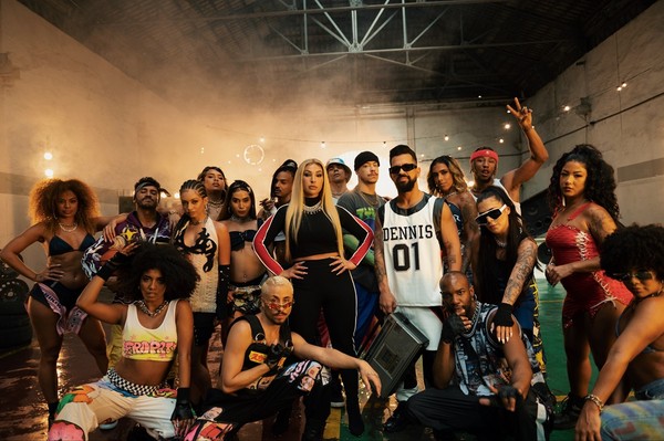 Valesca elogia Anitta e comemora funk em alta: 'Conseguimos quebrar o tabu'