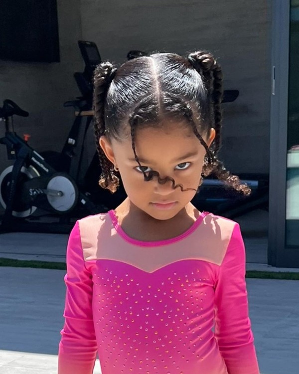 Kylie Jenner comemora 5 anos da filha, Stormi