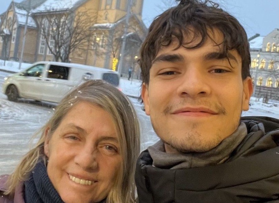 Longe das novelas há 30 anos, Carla Camurati mostra foto com filho na ...