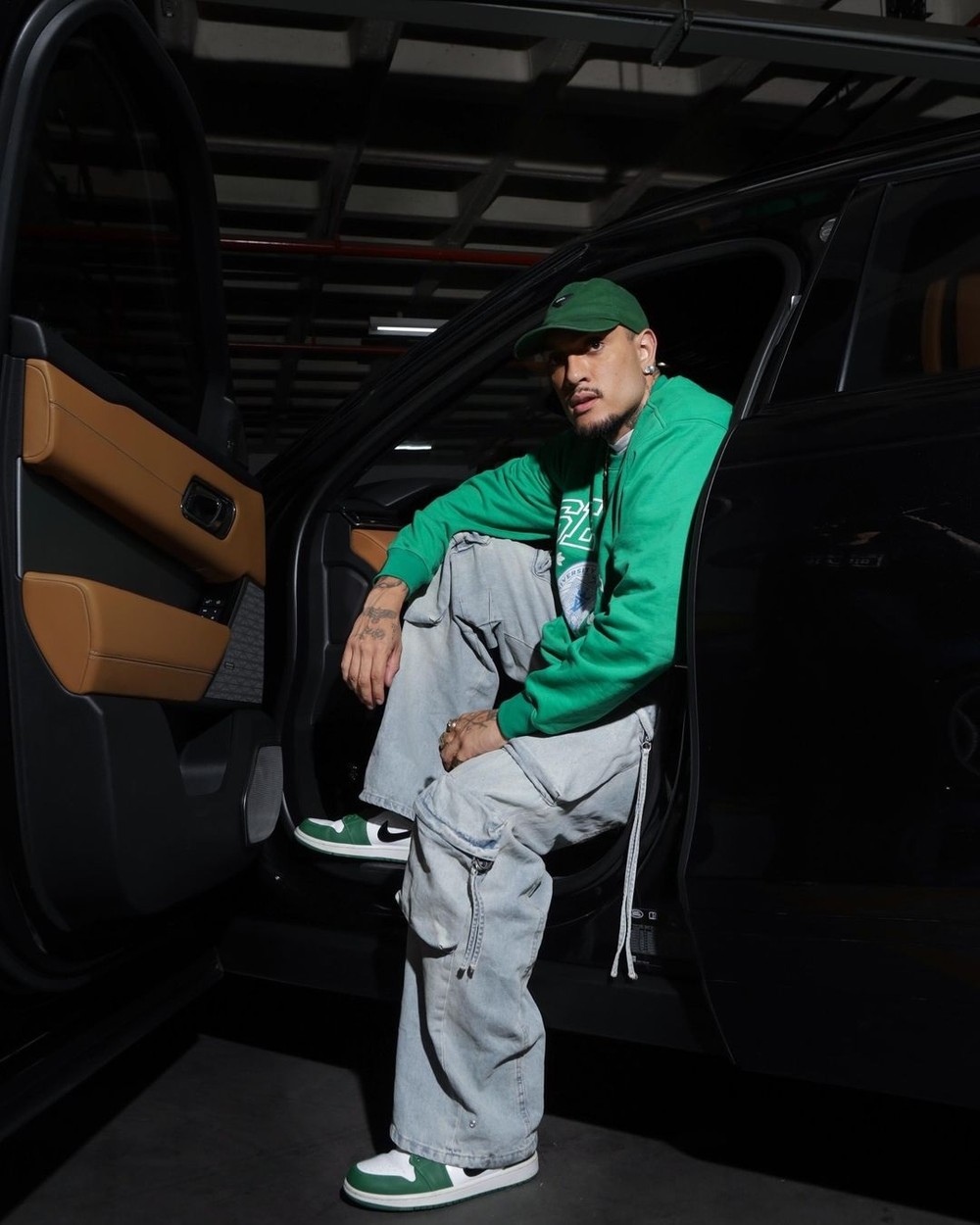 MC Binn faz ensaio e adianta detalhes de novo álbum: 'Bastante love songs'