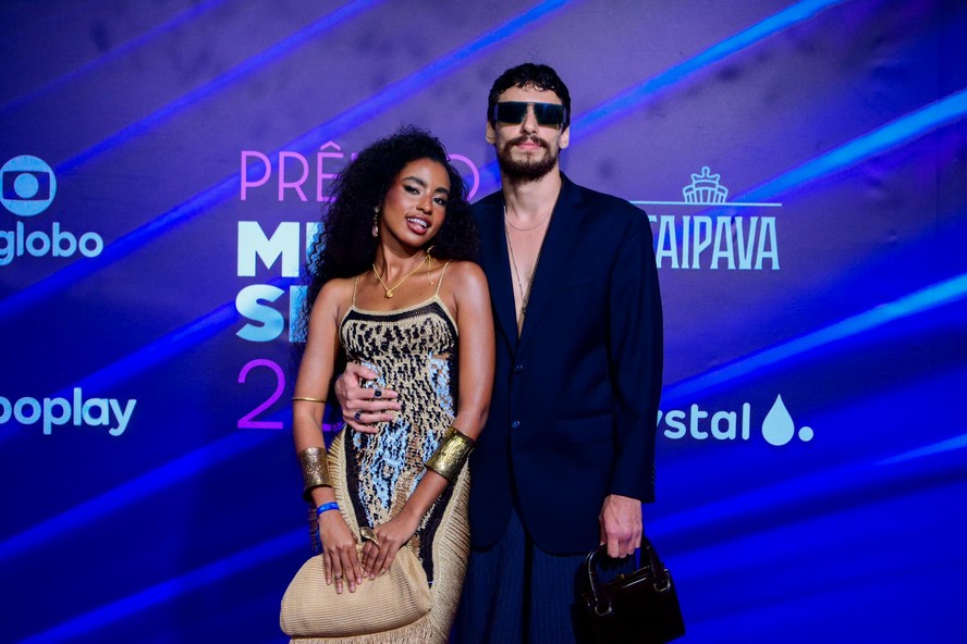 Gabz e Jaffar Bambirra marcam presença juntinhos no Prêmio Multishow 2024