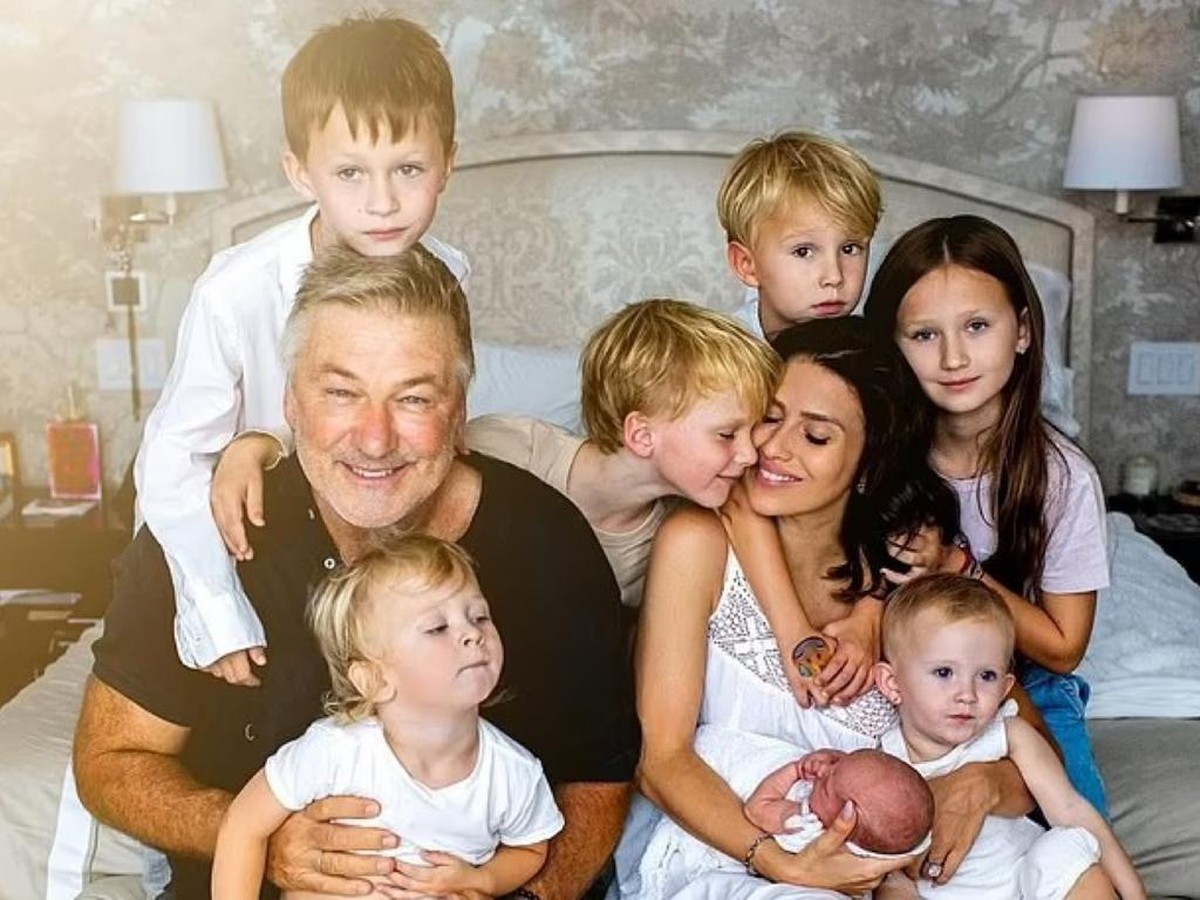 Alec Baldwin desabafa após se ver livre de acusações por morte em set ...