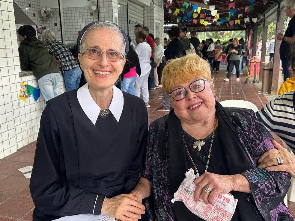 Morre Decimar Gonçalves, filha única de Dercy, aos 88 anos
