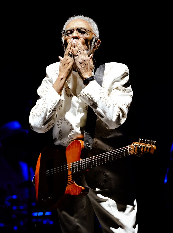 Bruna Marquezine e mais famosos curtem show de Gilberto Gil em São ...