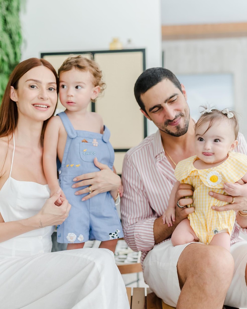 Thaila Ayala encanta com vídeo pedindo ao filho de 2 anos para falar ...