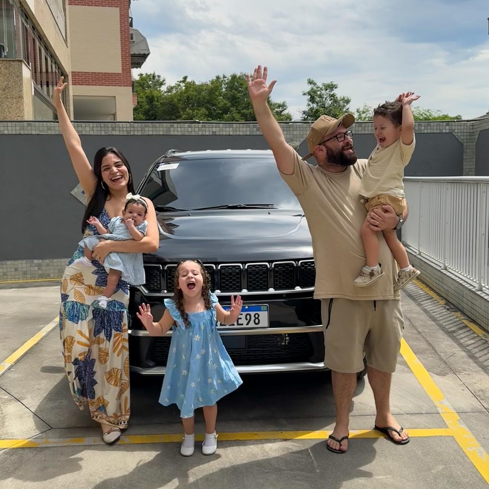 Influencer Jhulie Costa anuncia quarta gravidez quatro meses após parto ...