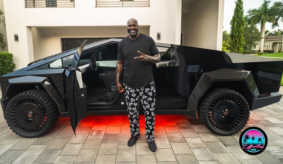 Shaquille O'Neal compra segundo Tesla, e personaliza veículo de R$ 1,5 ...