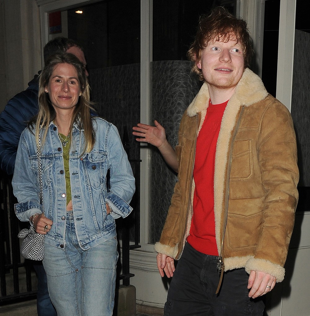 Ed Sheeran e a mulher fazem aparição rara durante jantar em Londres