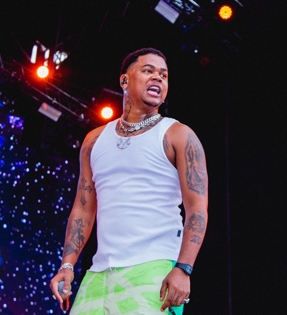 Major RD é roubado por fã em show e se revolta: 'Covardia'