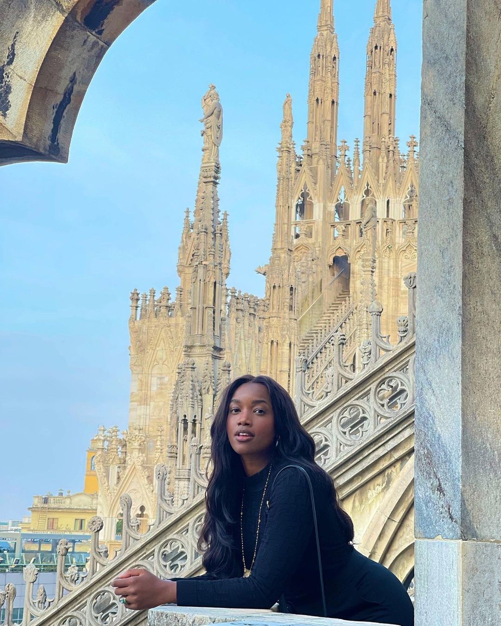 IZA viaja para a Itália após Carnaval e posa com Sasha Meneghel