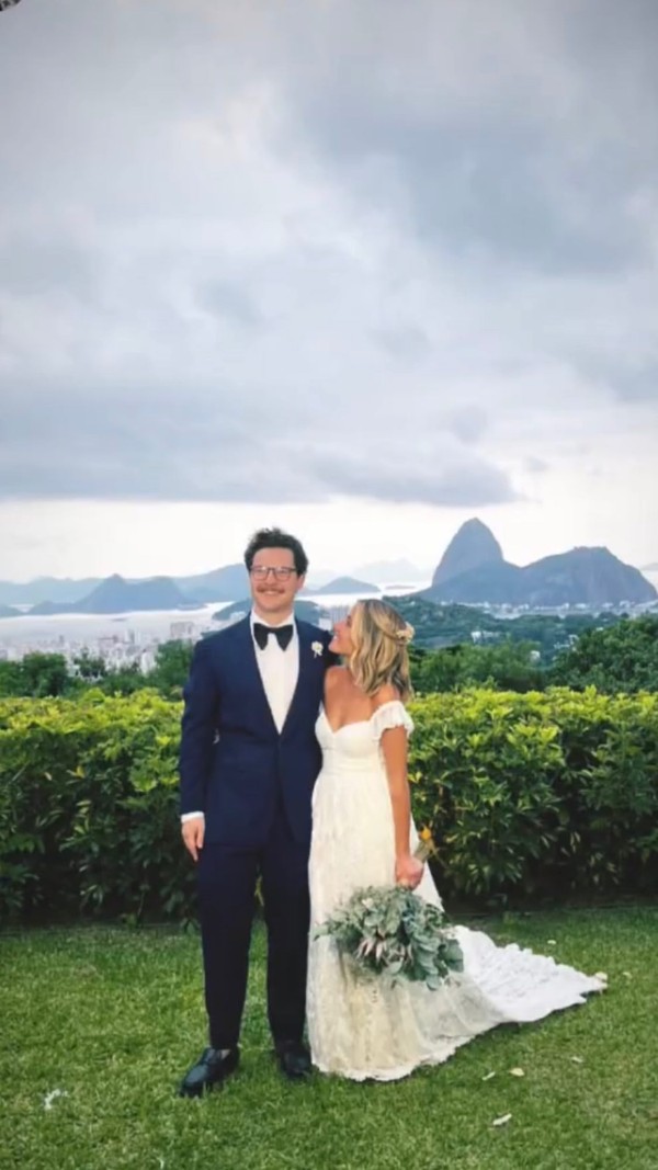 Antonio Calloni vai ao casamento do único filho, Pedro Calloni