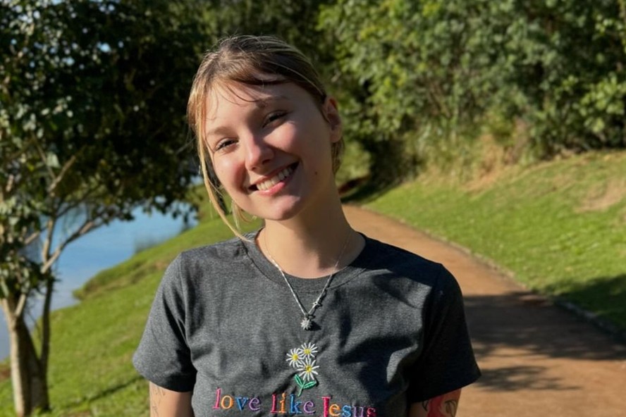 Isabel Veloso completa 20 semanas de gravidez e se impressiona com ...