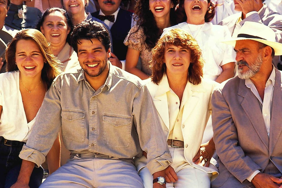 Renata Sorrah parabeniza Adriana Esteves, que também viveu Nazaré em ...