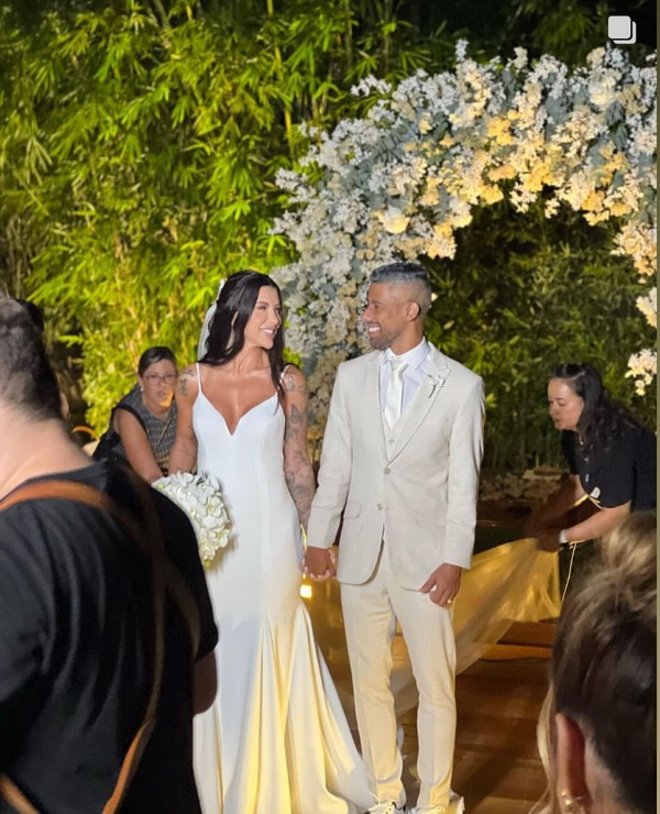 Léo Moura e Camila Moura renovam votos de casamento; assista