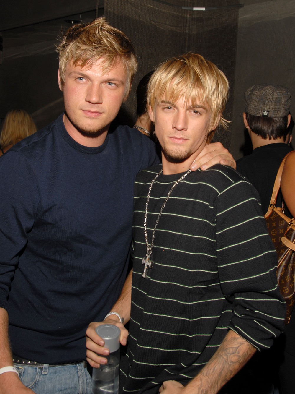 Cantor Aaron Carter é encontrado morto aos 34 anos, diz site