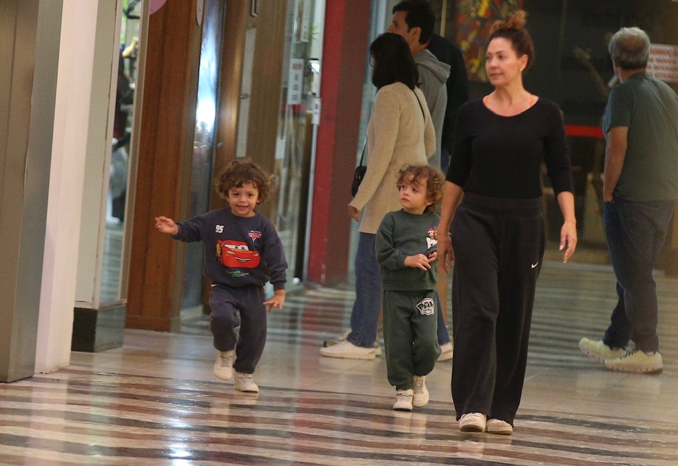 Fabíula Nascimento com Roque e Raul, seus filhos gêmeos com Emílio ...