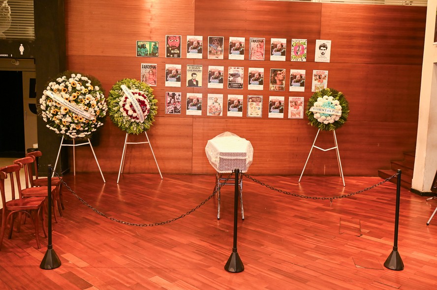 Corpo do ator Paulo César Pereio é velado no Rio na presença dos filhos ...