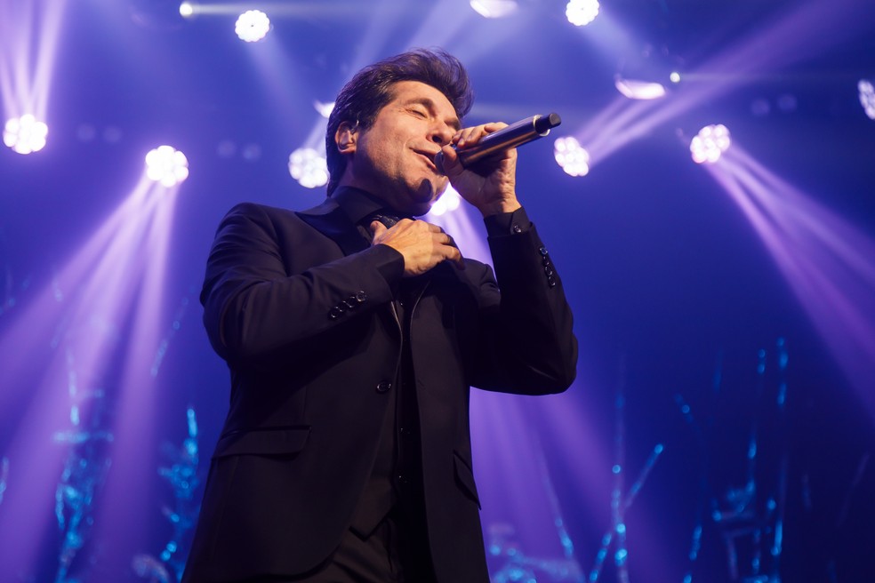 Daniel faz dueto com Jéssica, filha de João Paulo, em seu show em SP
