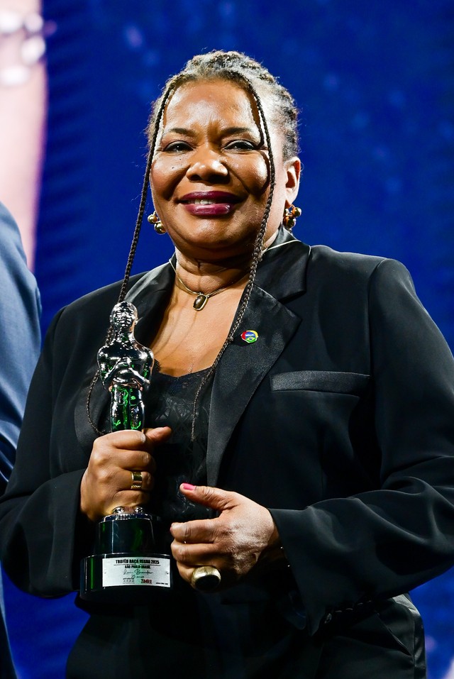 Margareth Menezes, Leci Brandão e mais famosos vão ao Troféu Raça Negra ...