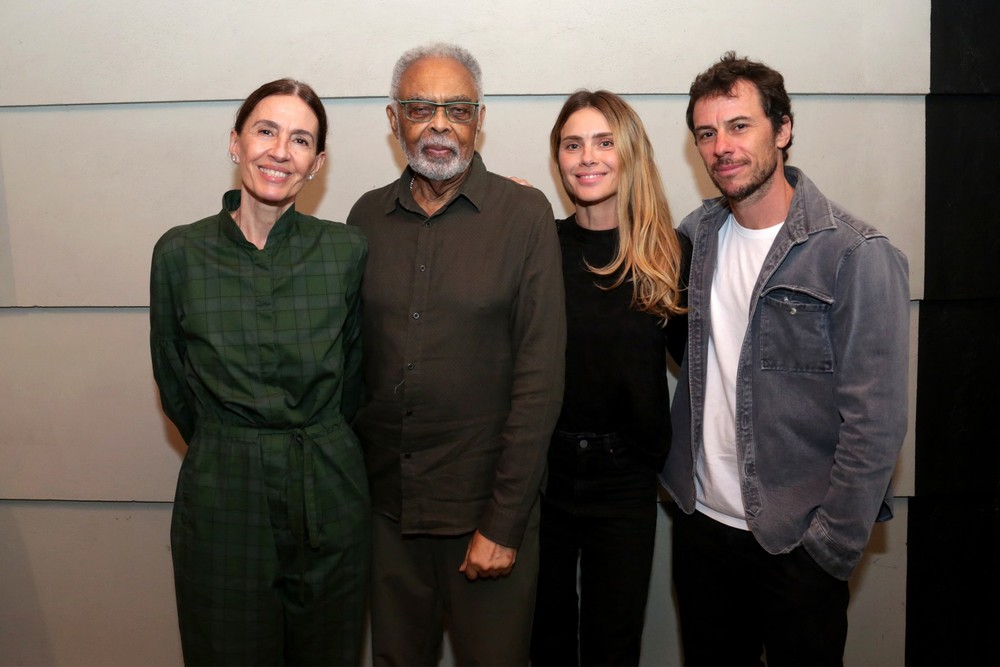 Flor Gil, neta de Gilberto Gil, reúne famosos ao lançar primeiro álbum ...