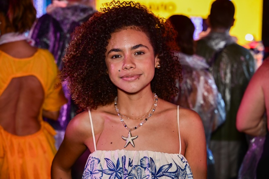Alana Cabral, a Joelly de 'Três Graças', vive namoro à distância com ...