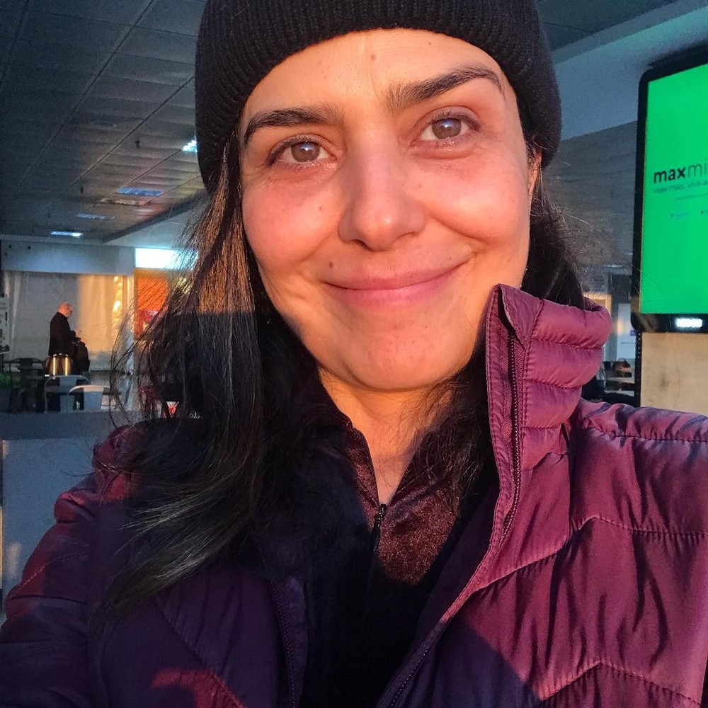 Sem maquiagem, Letícia Sabatella mostra beleza natural na web: 'Belíssima'