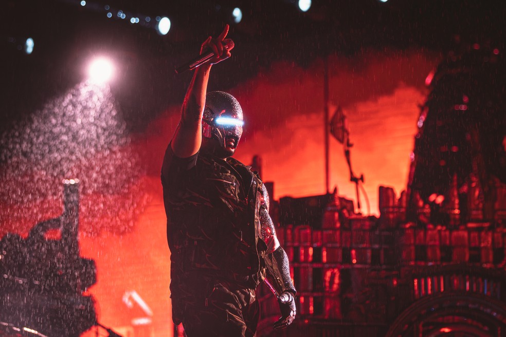 The Weeknd enfrenta chuva e faz show incrível no Rio de Janeiro ...