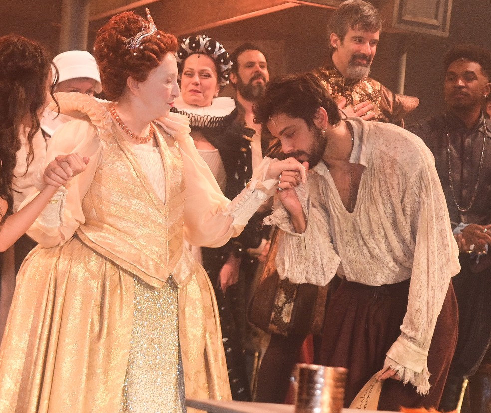 Rodrigo Simas reúne mãe, Tony Ramos, Denise Fraga e mais famosos em ...