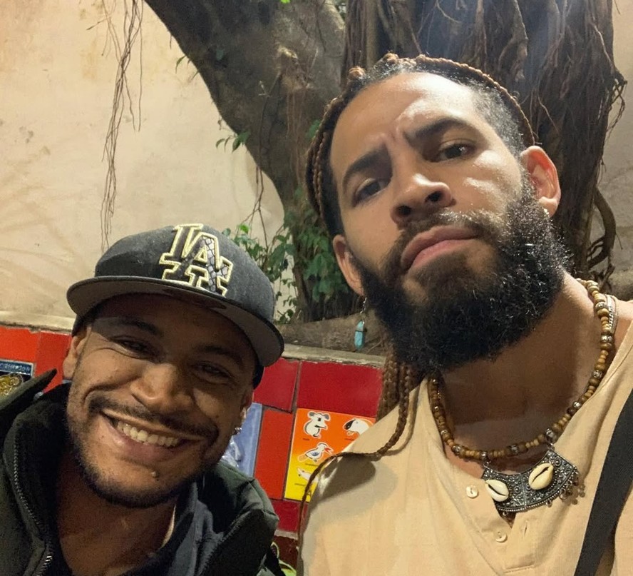 Drayson Menezzes se despede de irmão, que morreu aos 36 anos