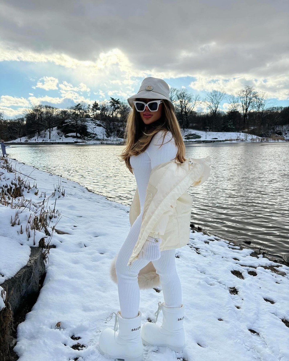 Rafaella Santos abre álbum de viagem a Nova York e ostenta look grifado