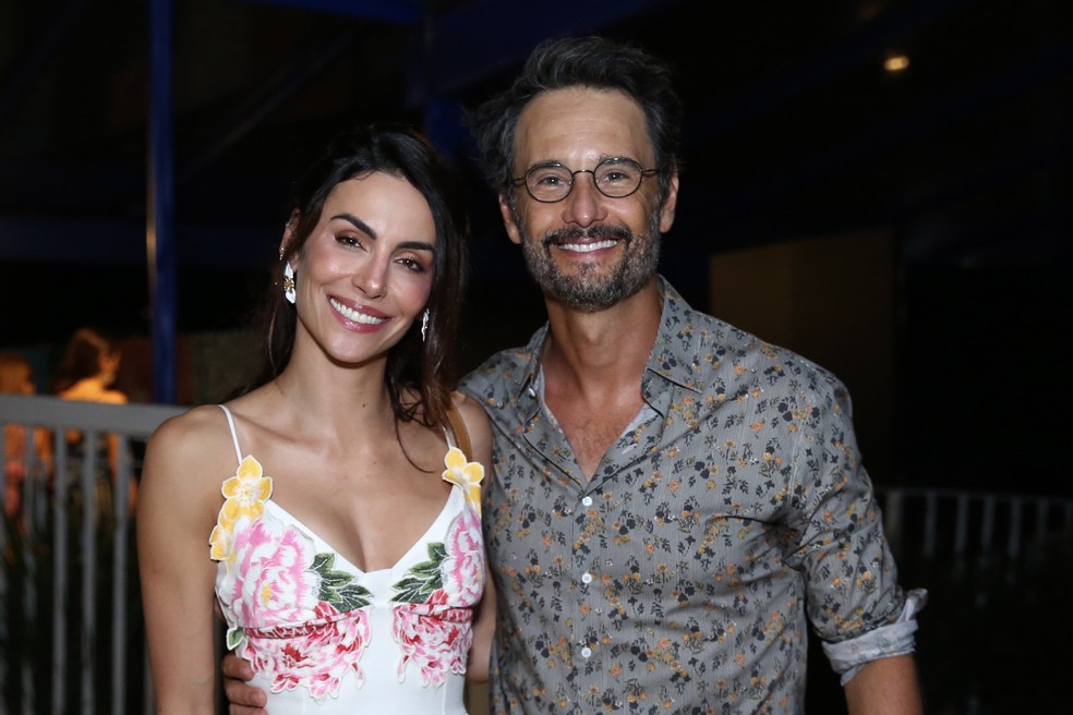 Camila Pitanga, Rodrigo Santoro e Malu Mader vão com os amados a show de Caetano Veloso