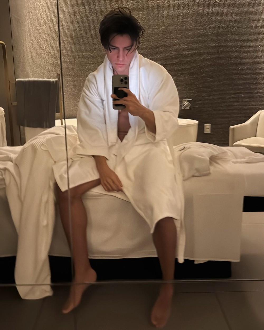 Filho do bispo Edir Macedo divulga cliques sensuais e dá resposta ...